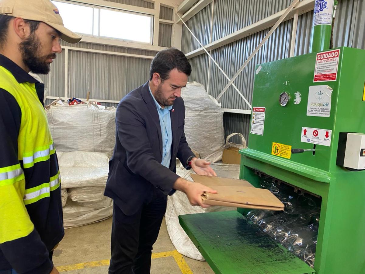 Más de 300 toneladas al año de plásticos, papel, cartón y metales ...